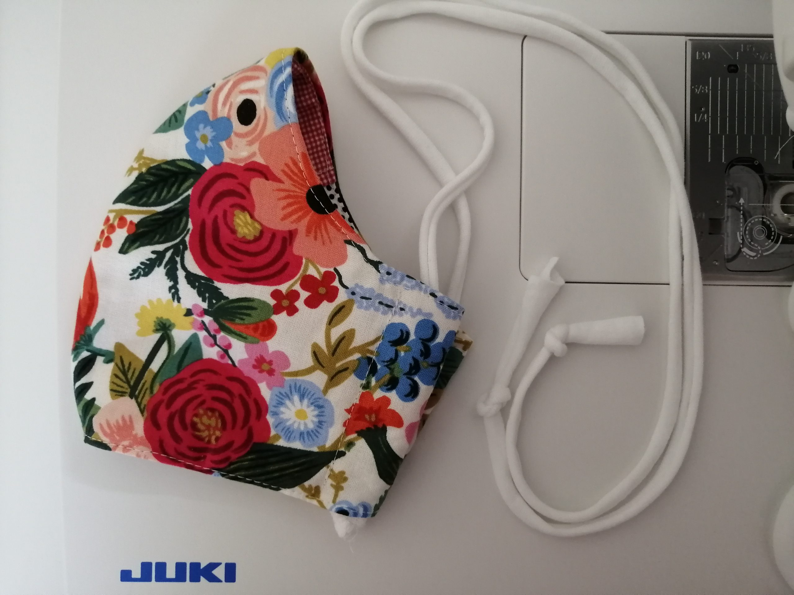 T-shirt face mask ties - Juki Club Juki Club