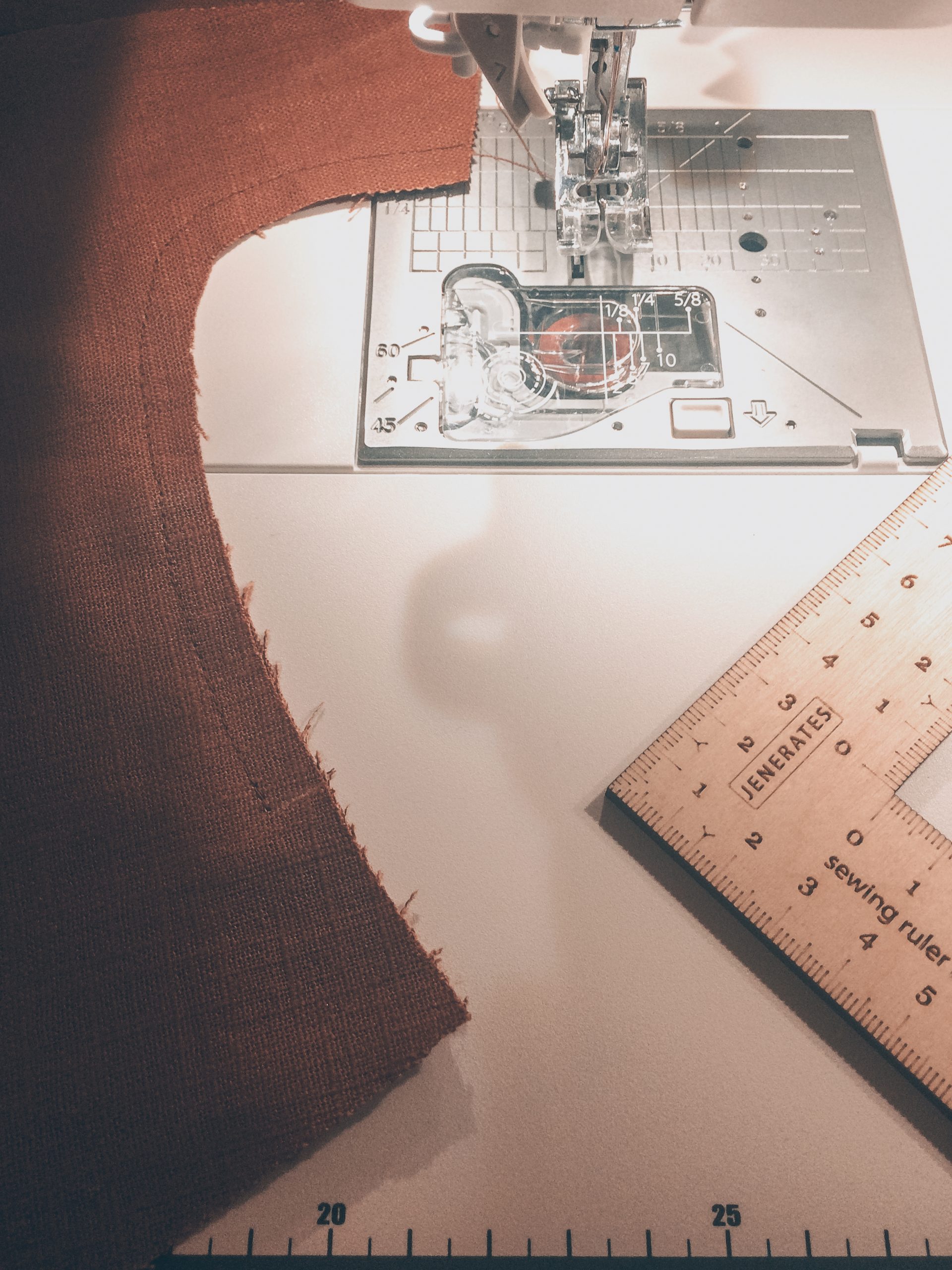 Making the Jily Top in summery linen - version one - Juki Club