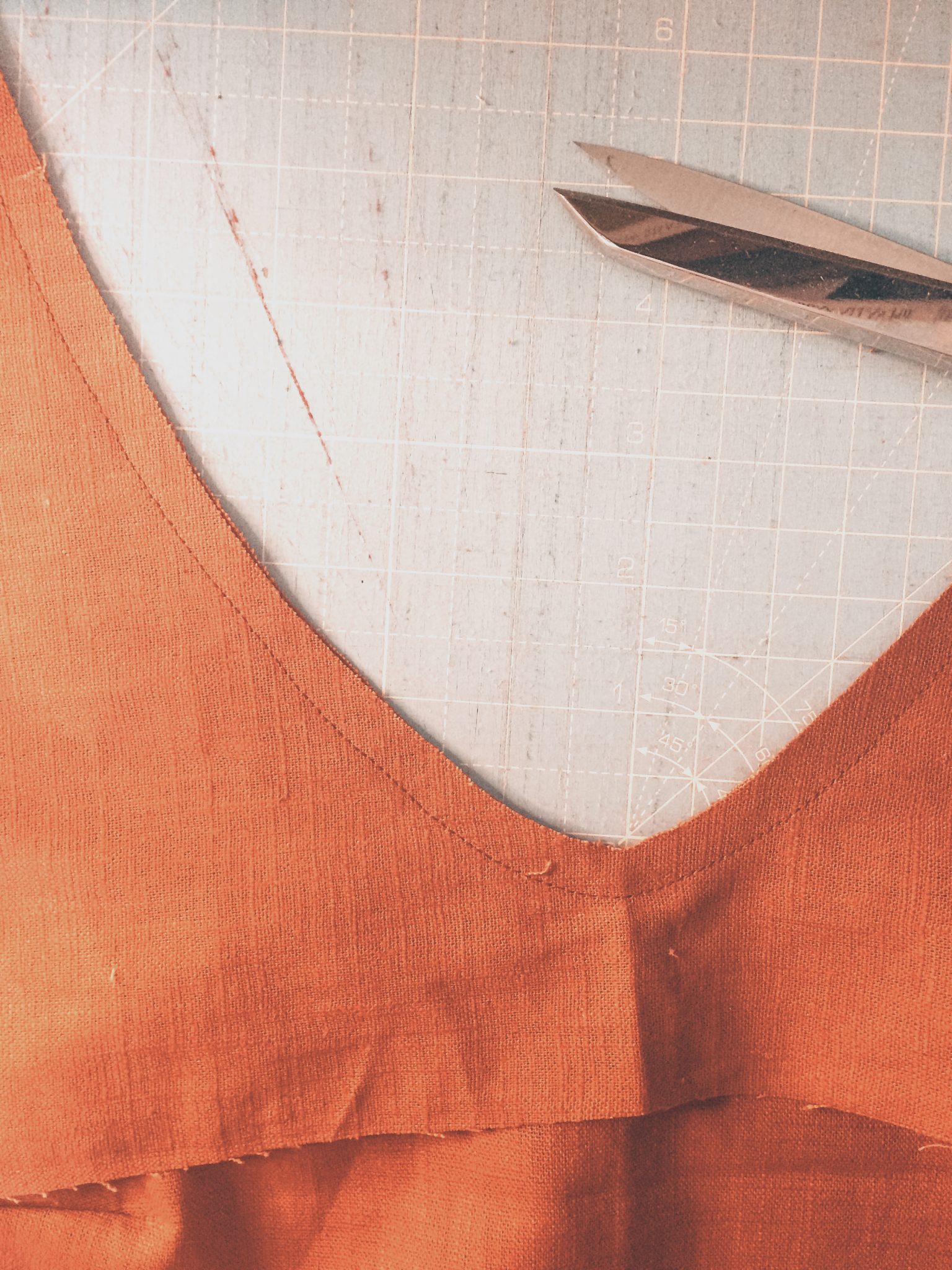 Making the Jily Top in summery linen - Juki Club