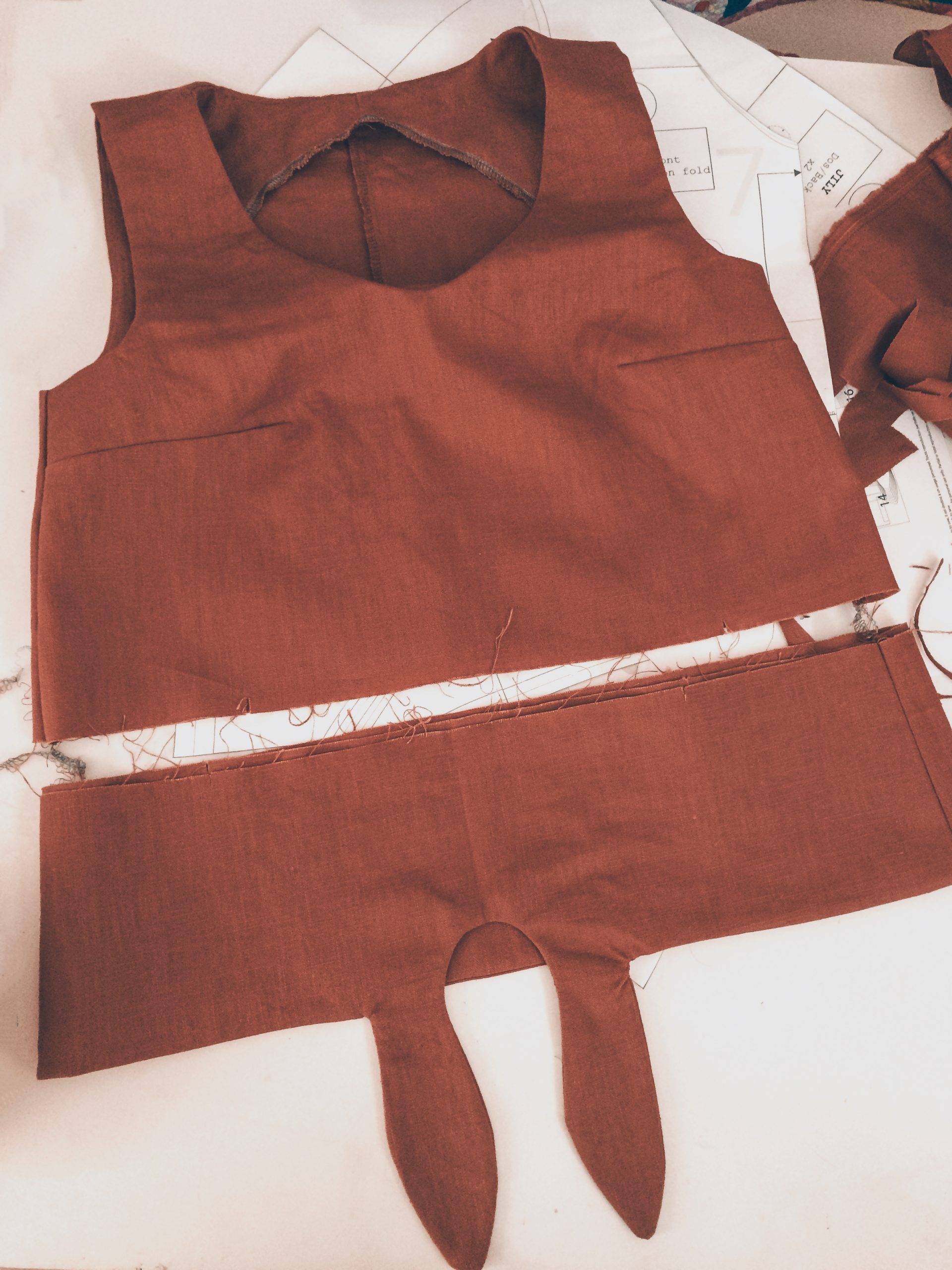 Making the Jily Top in summery linen - version one - Juki Club