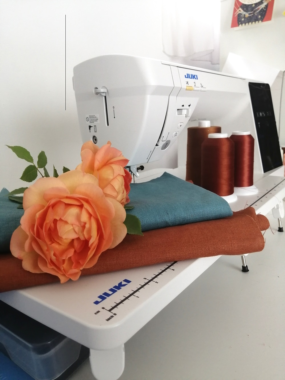 Making the Jily Top in summery linen - Juki Club